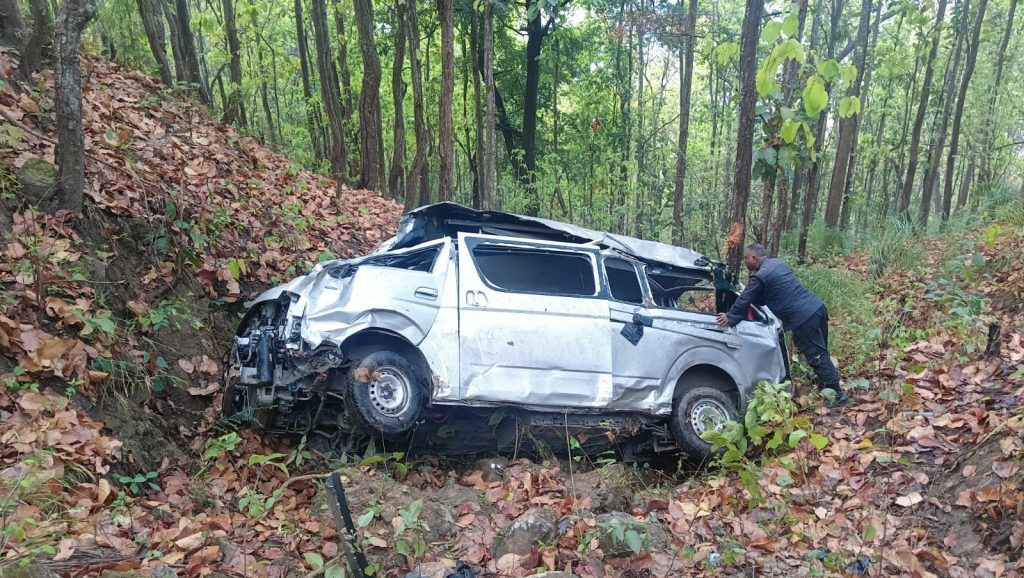 मकवानपुरगढीमा सवारी दुर्घटना : दुई जनाको मृत्यु, १४ जना घाइते – Hamro Sambad
